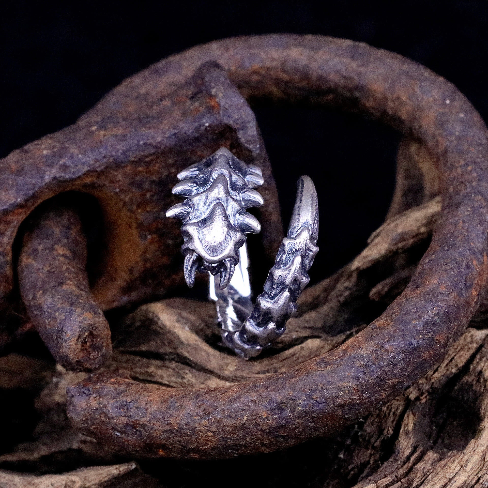 WorldNorse Strange Freak Beast Alien Centipede Ring